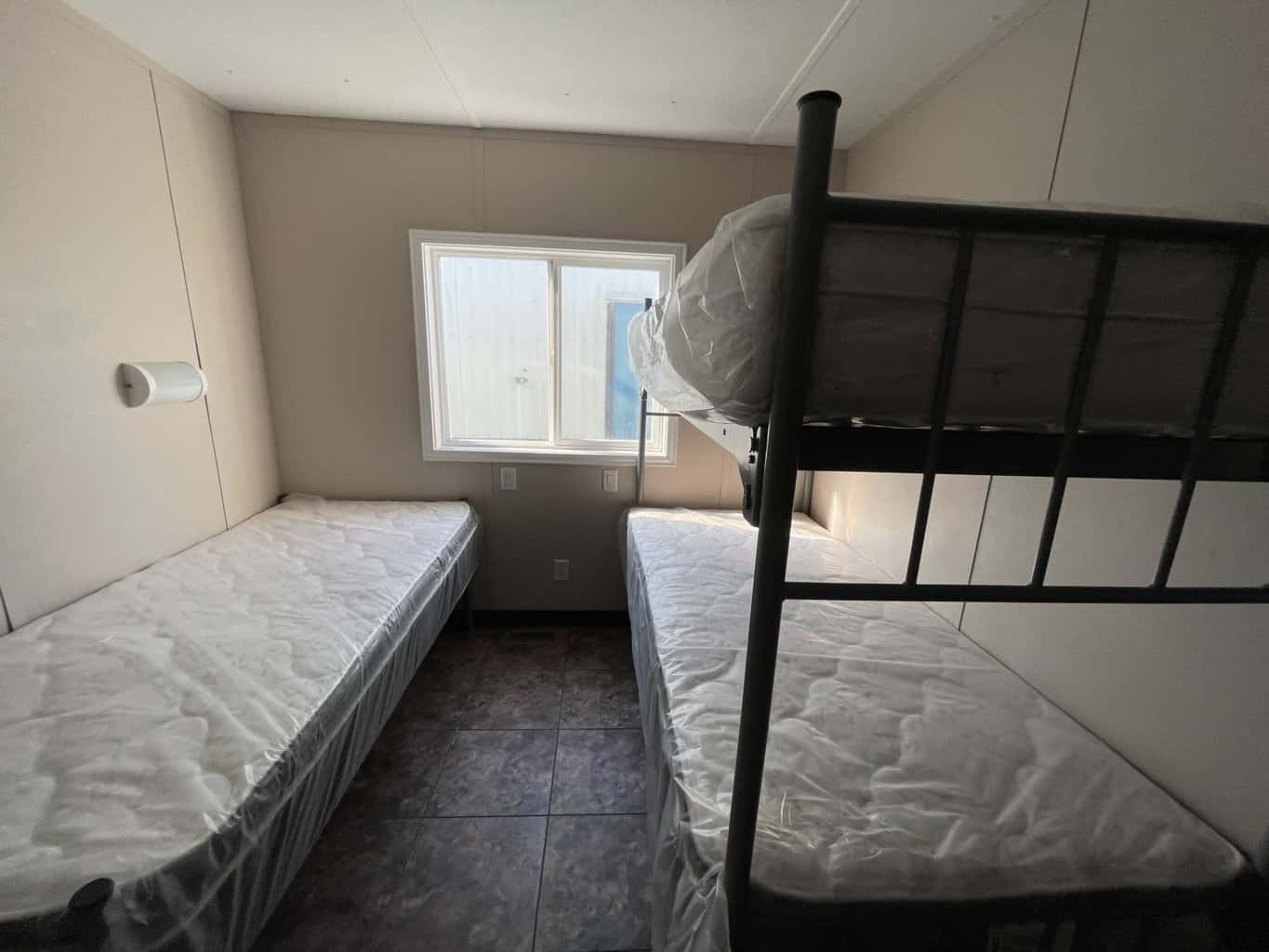 Alta-Fab Skid Mounted Six Man Sleeper Living Quarters - HENDERSON Rigs ...